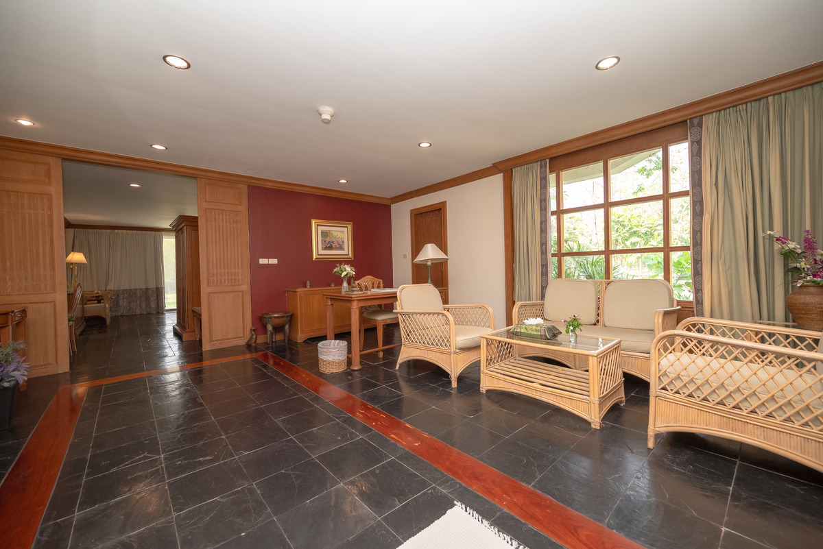 Riverside Resort Kanchanaburi - Comsaed River Kwai Hotel