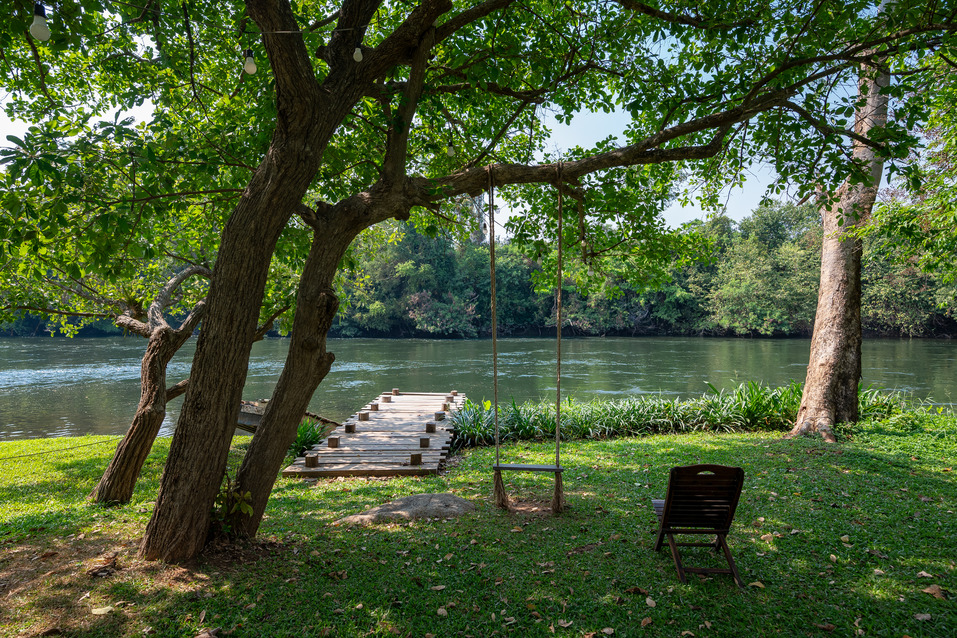 Riverside Resort Kanchanaburi - Comsaed River Kwai Hotel