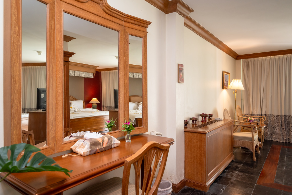 Riverside Suite - Comsaed River Kwai Riverside Resort