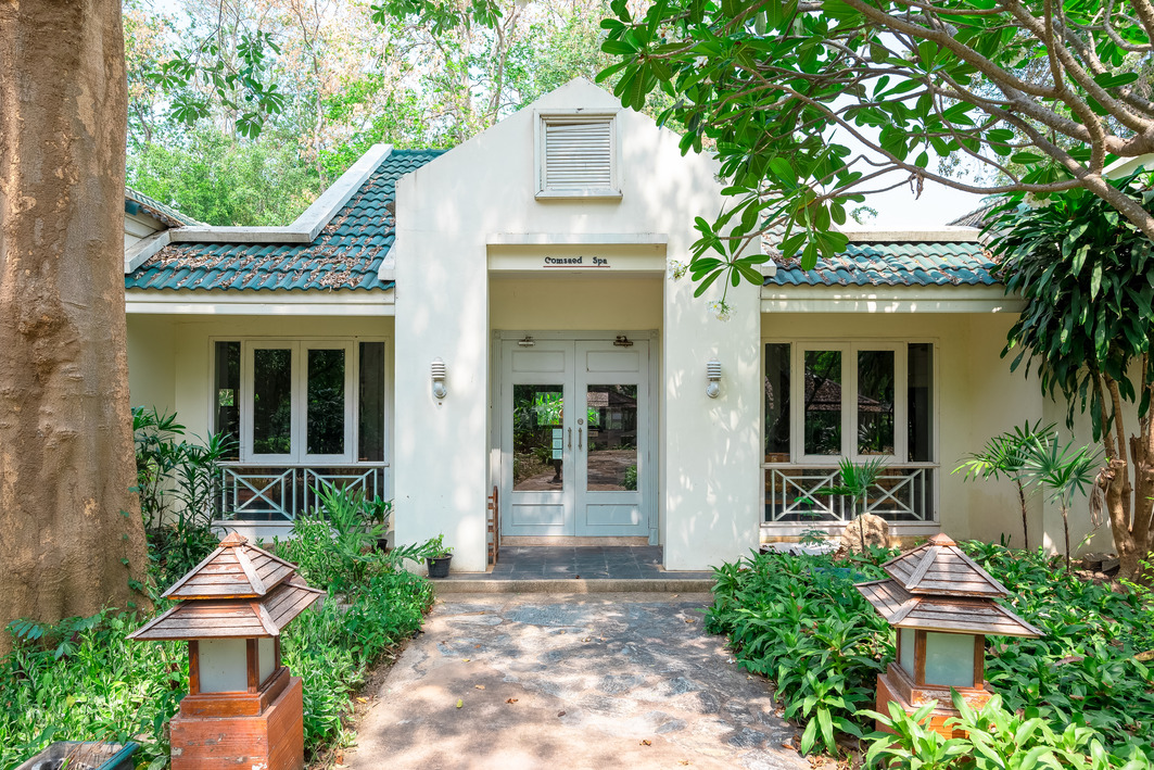 Riverside Resort Kanchanaburi - Comsaed River Kwai Hotel